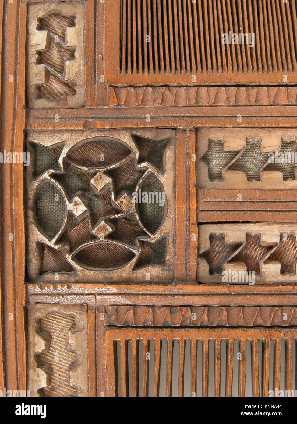 Comb MET sf1982-357d2 466093 French (?), Comb, 15th?16th century ...