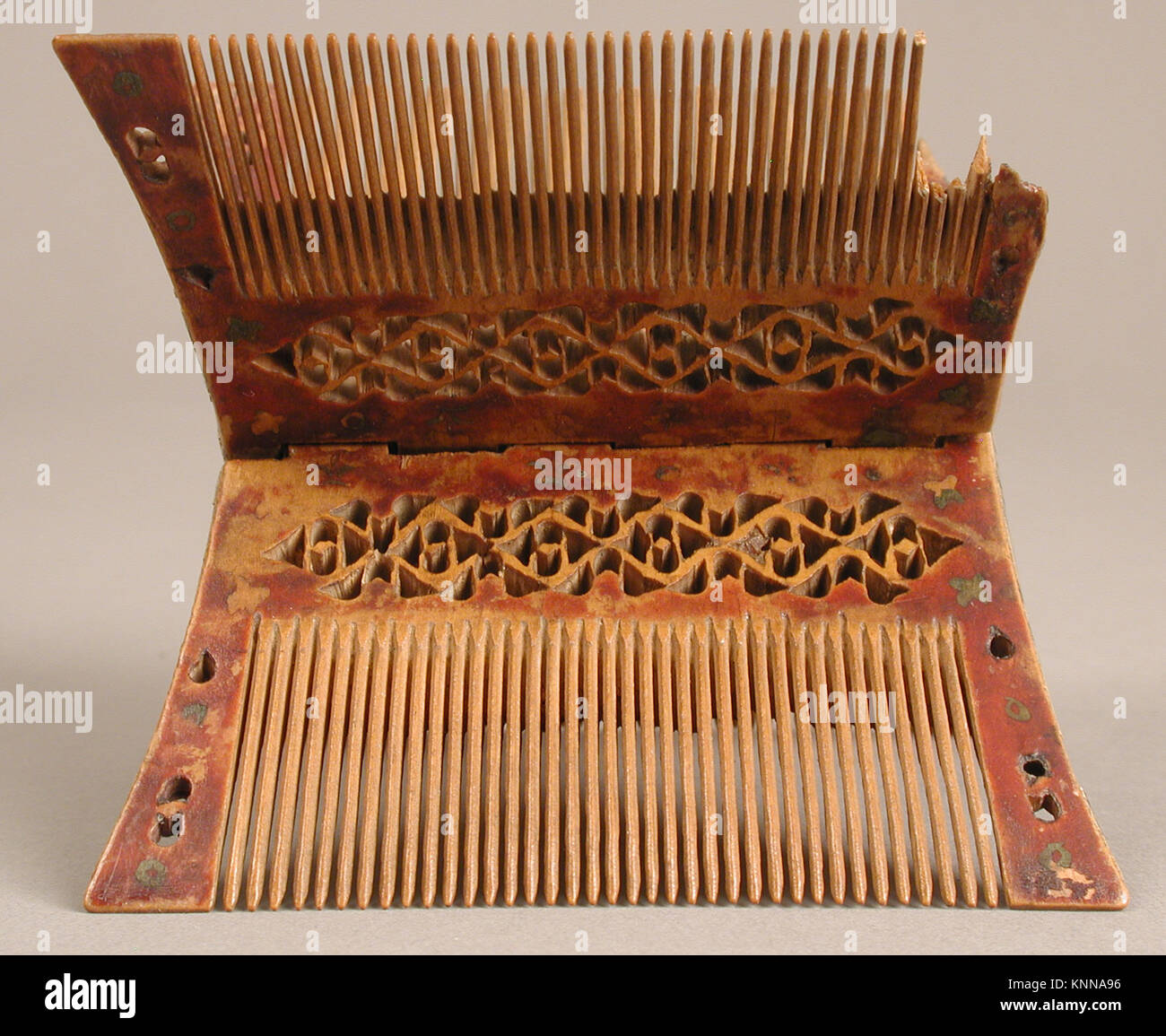 Folding Comb MET sf1985-200s2 466123 Central European, Folding Comb, ca ...