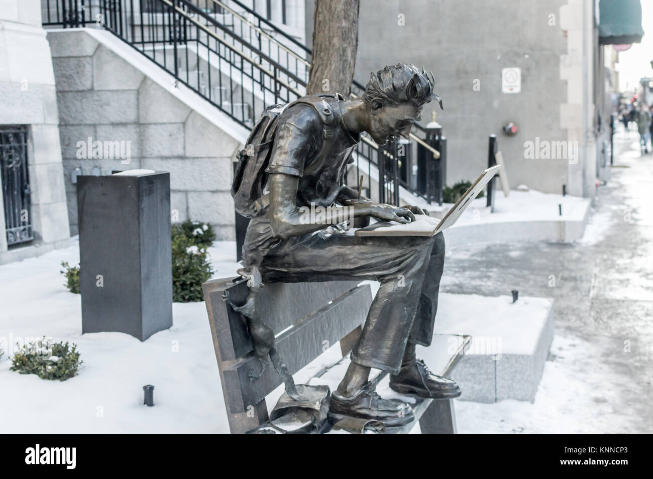 Student statue hi-res stock photography and images - Alamy