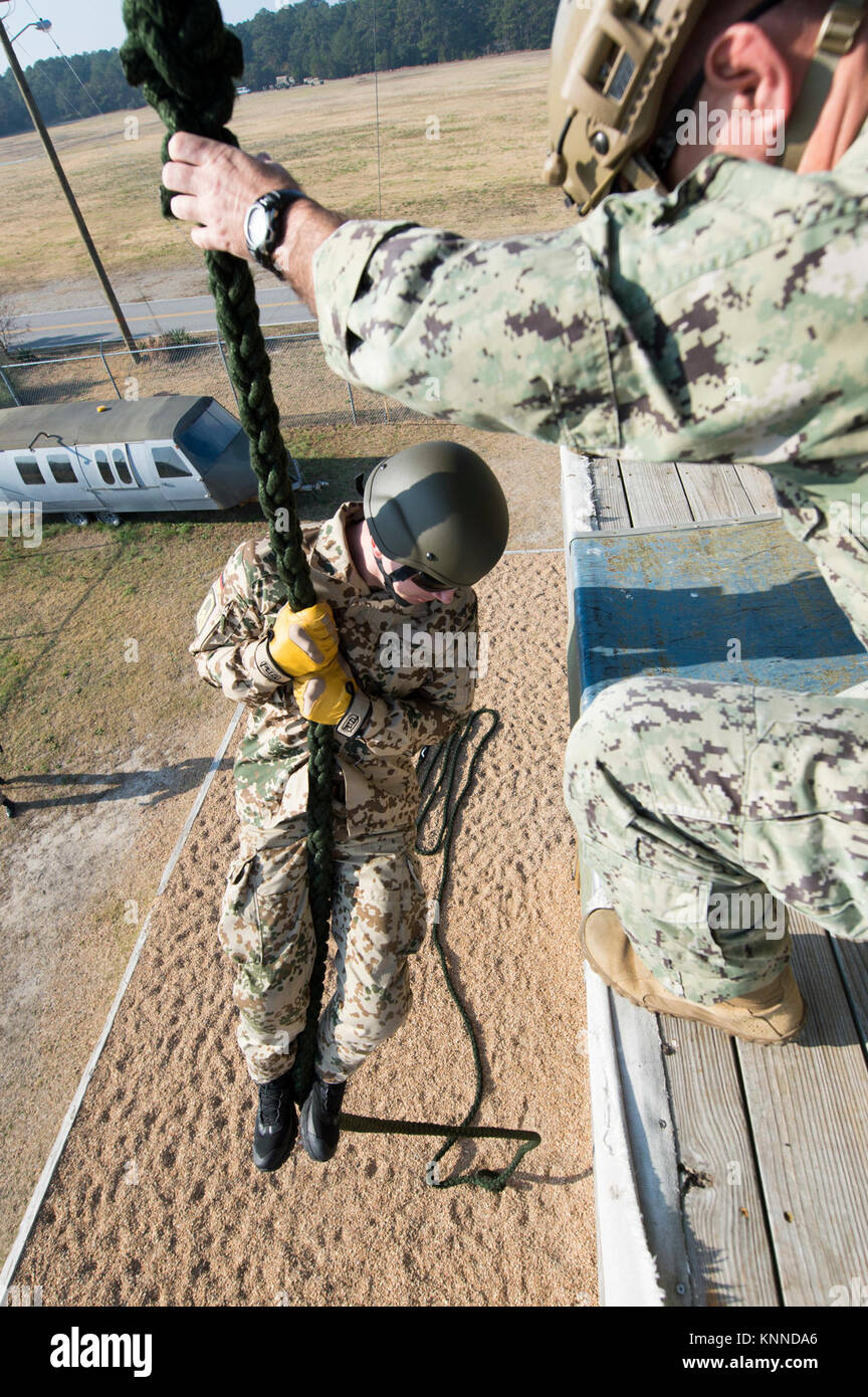 Joint helicopter command deploying hi-res stock photography and images ...