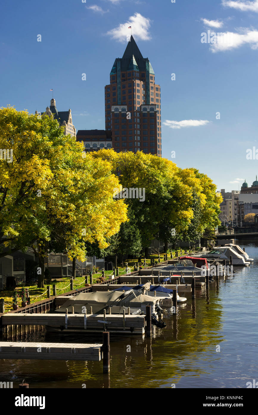 Boat docks and downtown along Milwaukee River in Milwaukee, Wisconsin ...