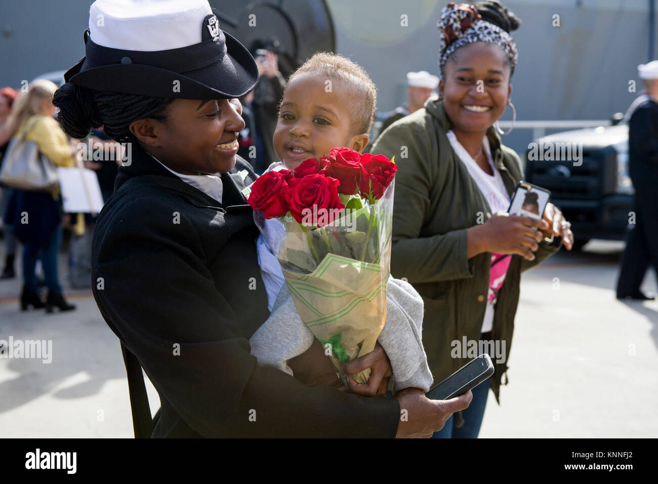 SAN DIEGO (Dec. 05, 2017) Boatswain's Mate 2nd Class Mercedes Logan ...