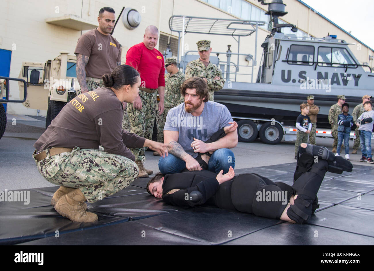 Wrestling takedown hi-res stock photography and images - Alamy