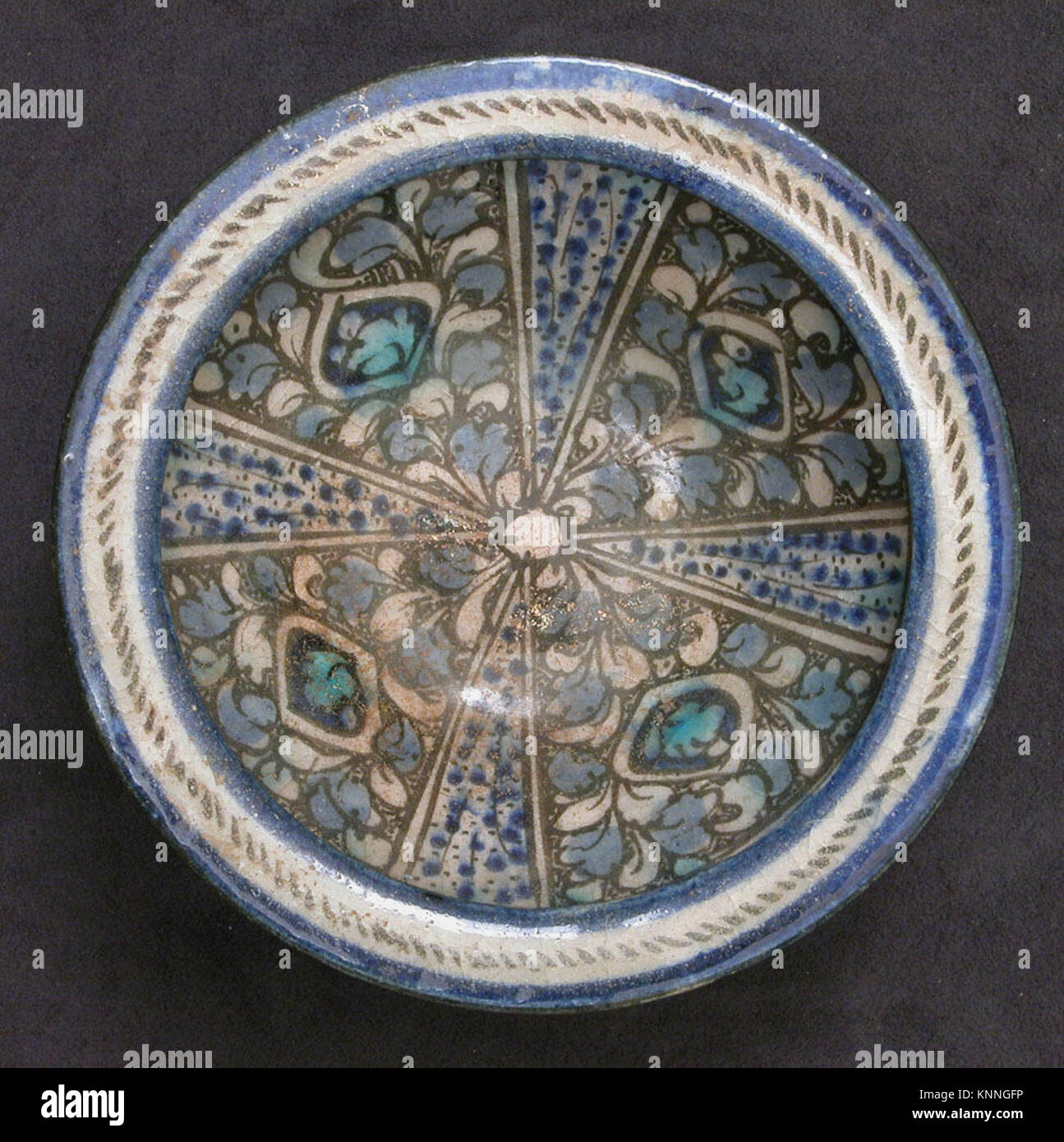 Bowl MET sf20-120-7c 447131 Stock Photo - Alamy