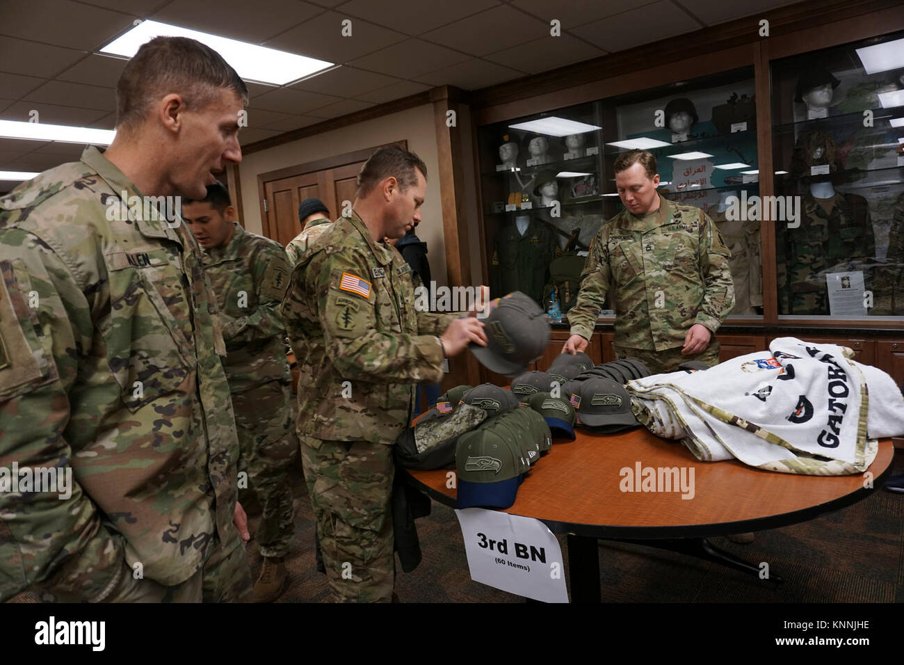 1st Special Forces Group (Airborne) Soldiers receive Salute to Service ...