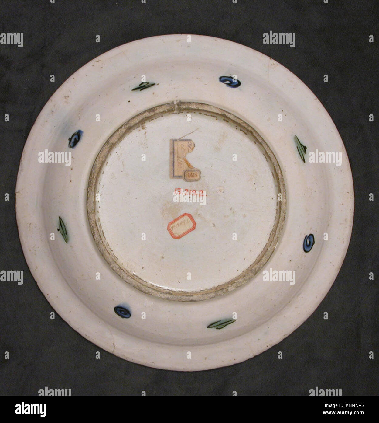 An illustration of a dish, cataloged as MET sf13-219-2a, number 446538 ...