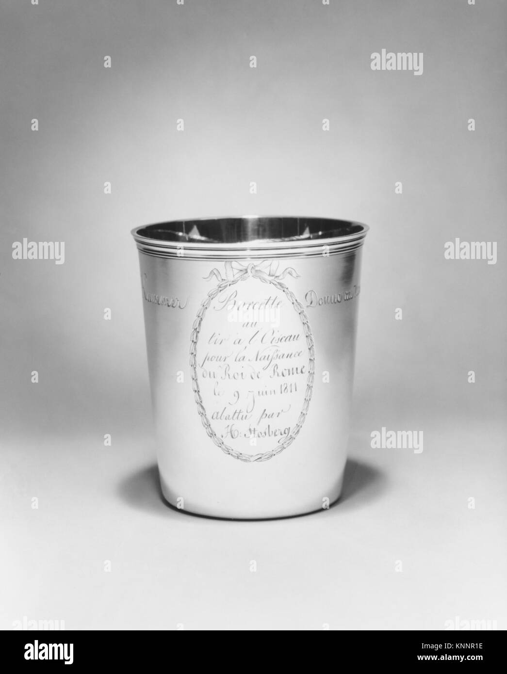 Artifact cylindrical form hi-res stock photography and images - Alamy