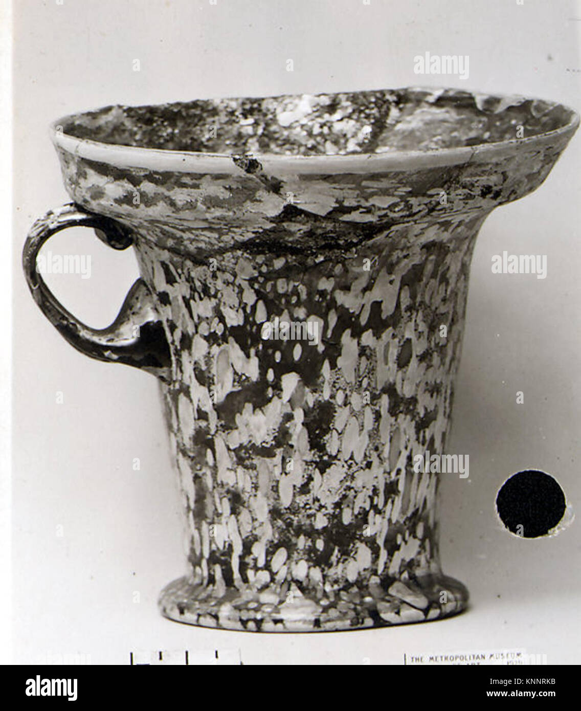 Ancient roman drinking cup hi-res stock photography and images - Alamy