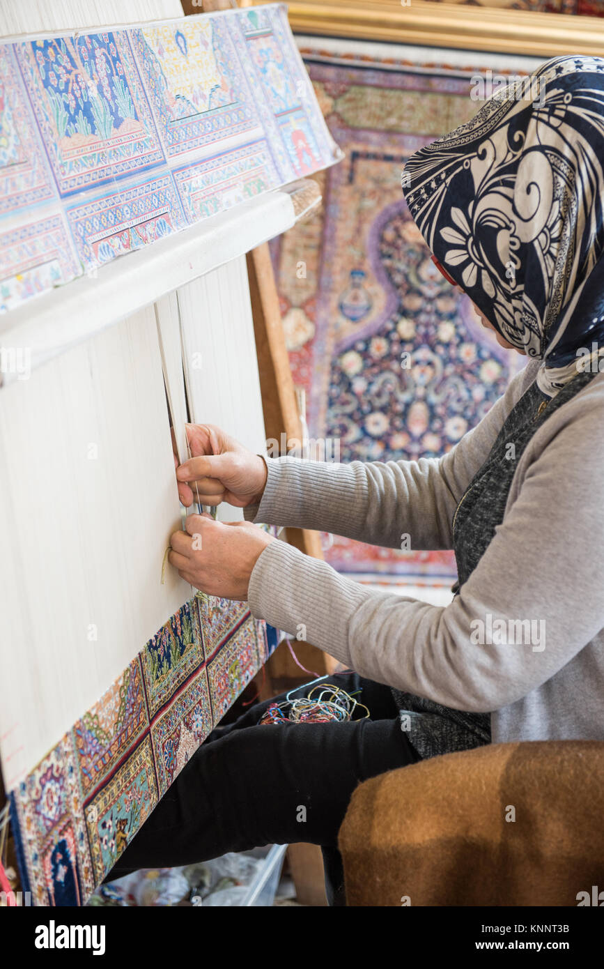 Sultan hands hi-res stock photography and images - Alamy