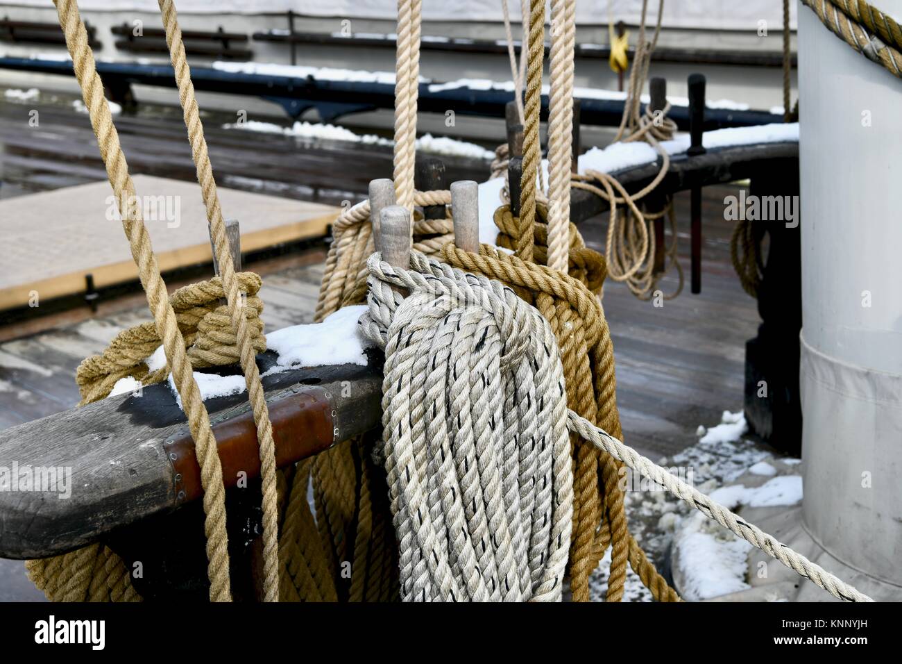 Uss constellation interior hi-res stock photography and images - Alamy