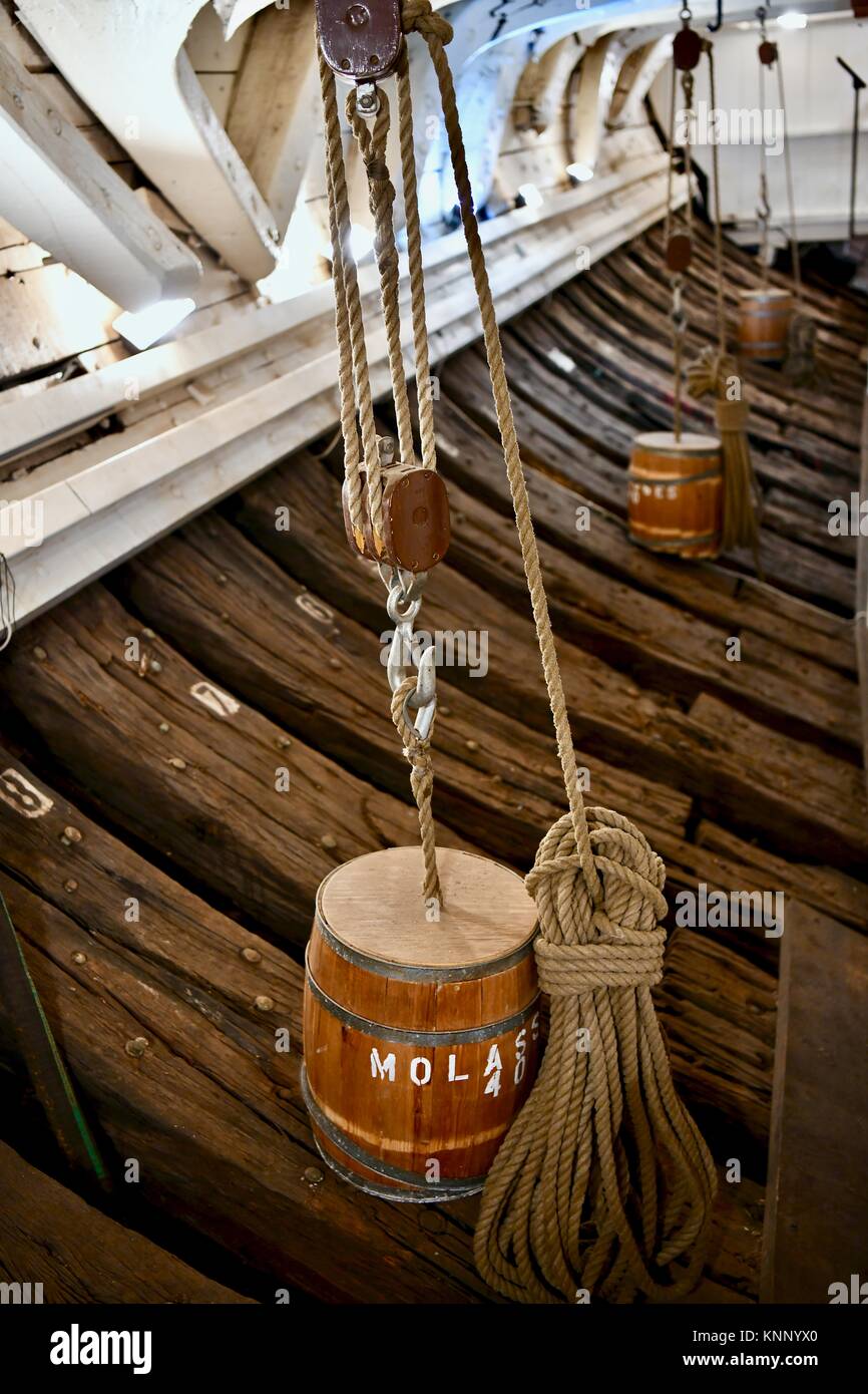 Uss constellation interior hi-res stock photography and images - Alamy