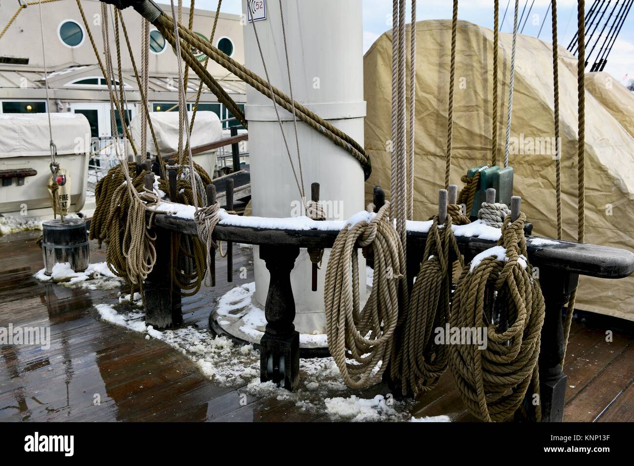 Uss constellation interior hi-res stock photography and images - Alamy