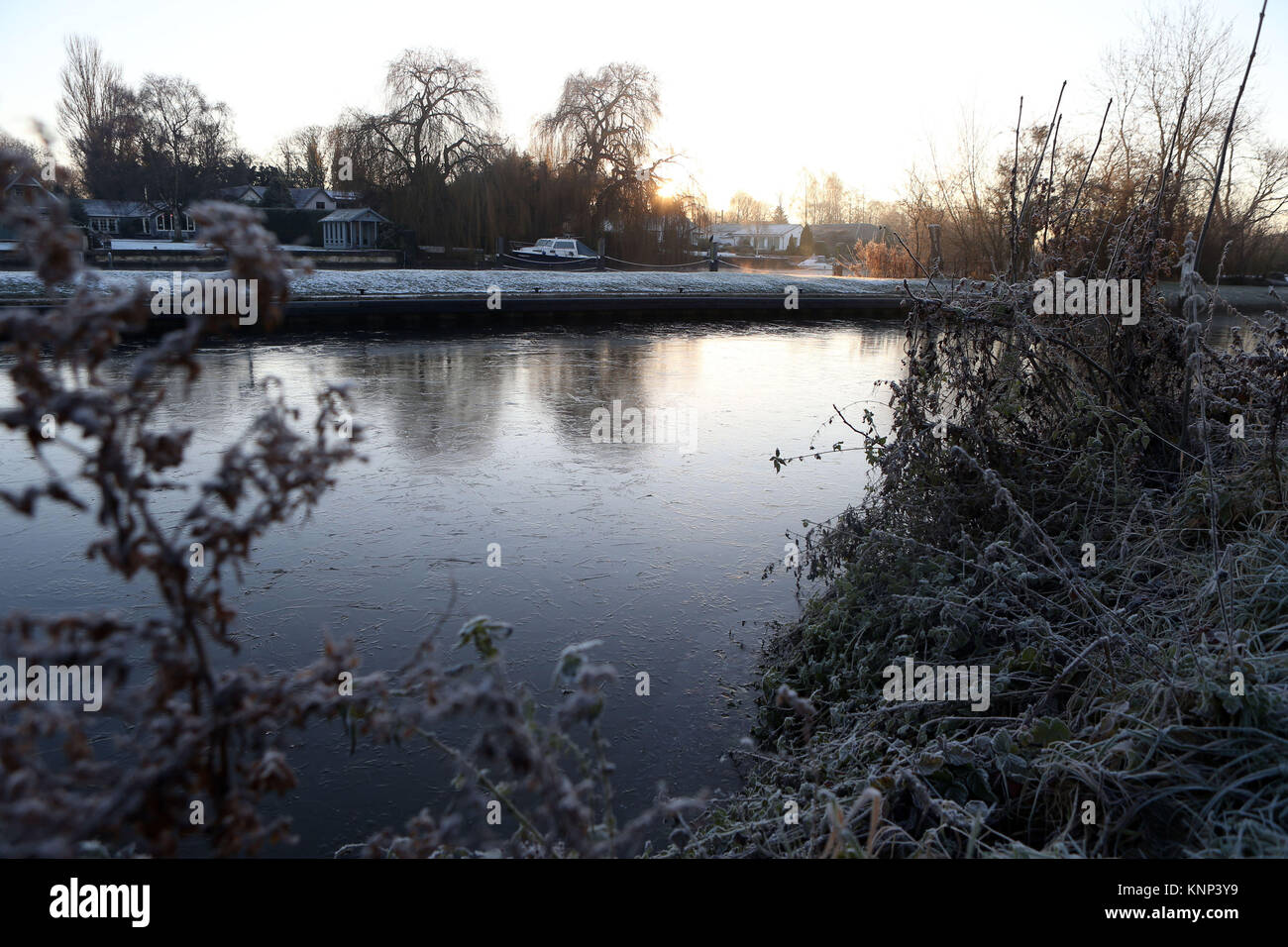Part of the River Thames covered with ice at Benson Lock in Oxfordshire ...