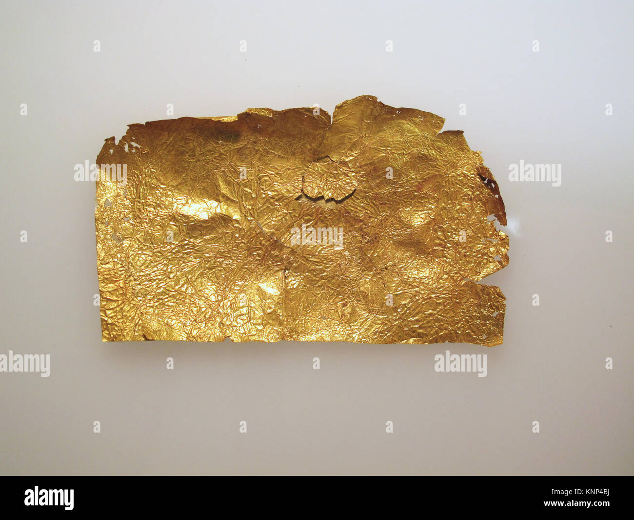 Frontlet of gold leaf MET sf74513524 242961 Stock Photo - Alamy