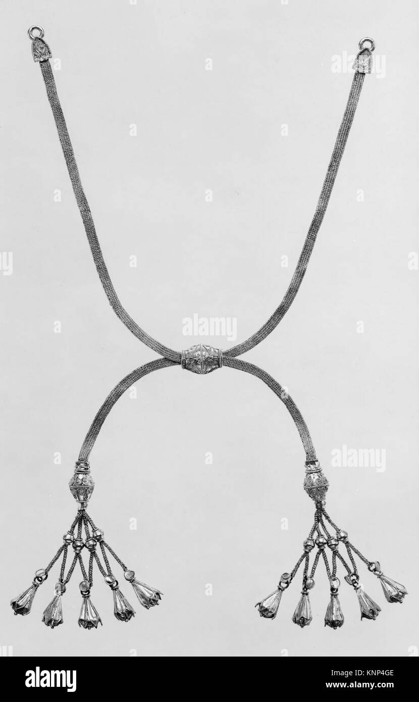 Gold slipknot strap necklace MET sf9925 246865 Greek, Gold slipknot ...