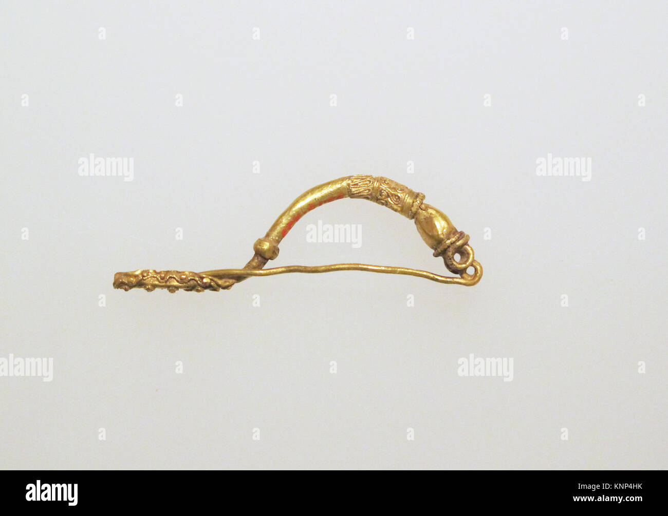 Fibula, bow-shaped MET sf9515239 245987 Stock Photo - Alamy