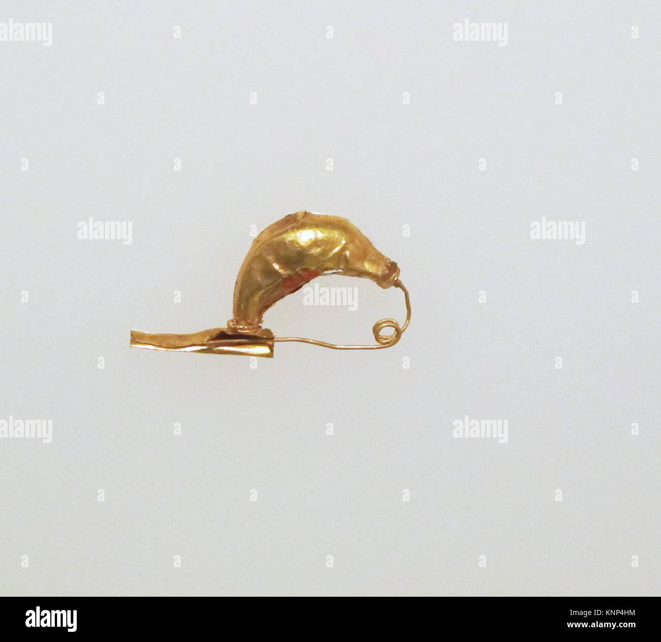 Bow fibula hi-res stock photography and images - Alamy