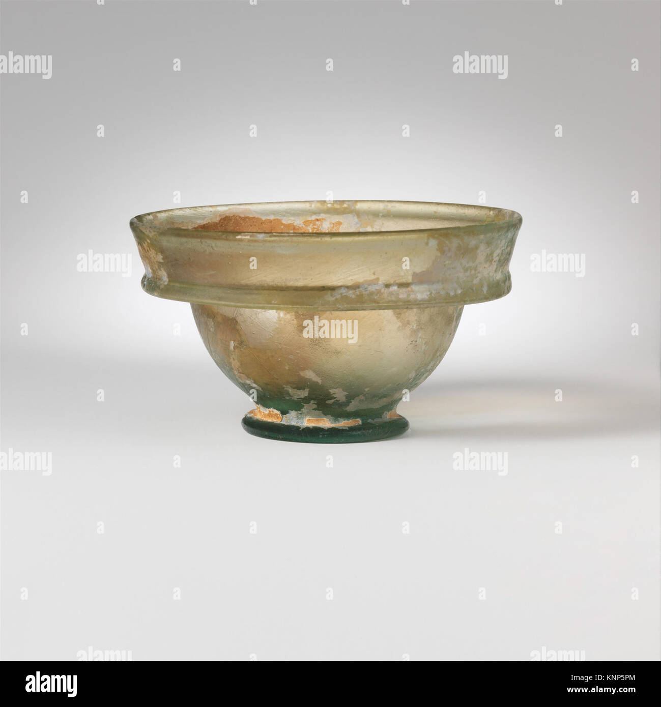 A glass bowl from the Metropolitan Museum of Art, catalog number ...