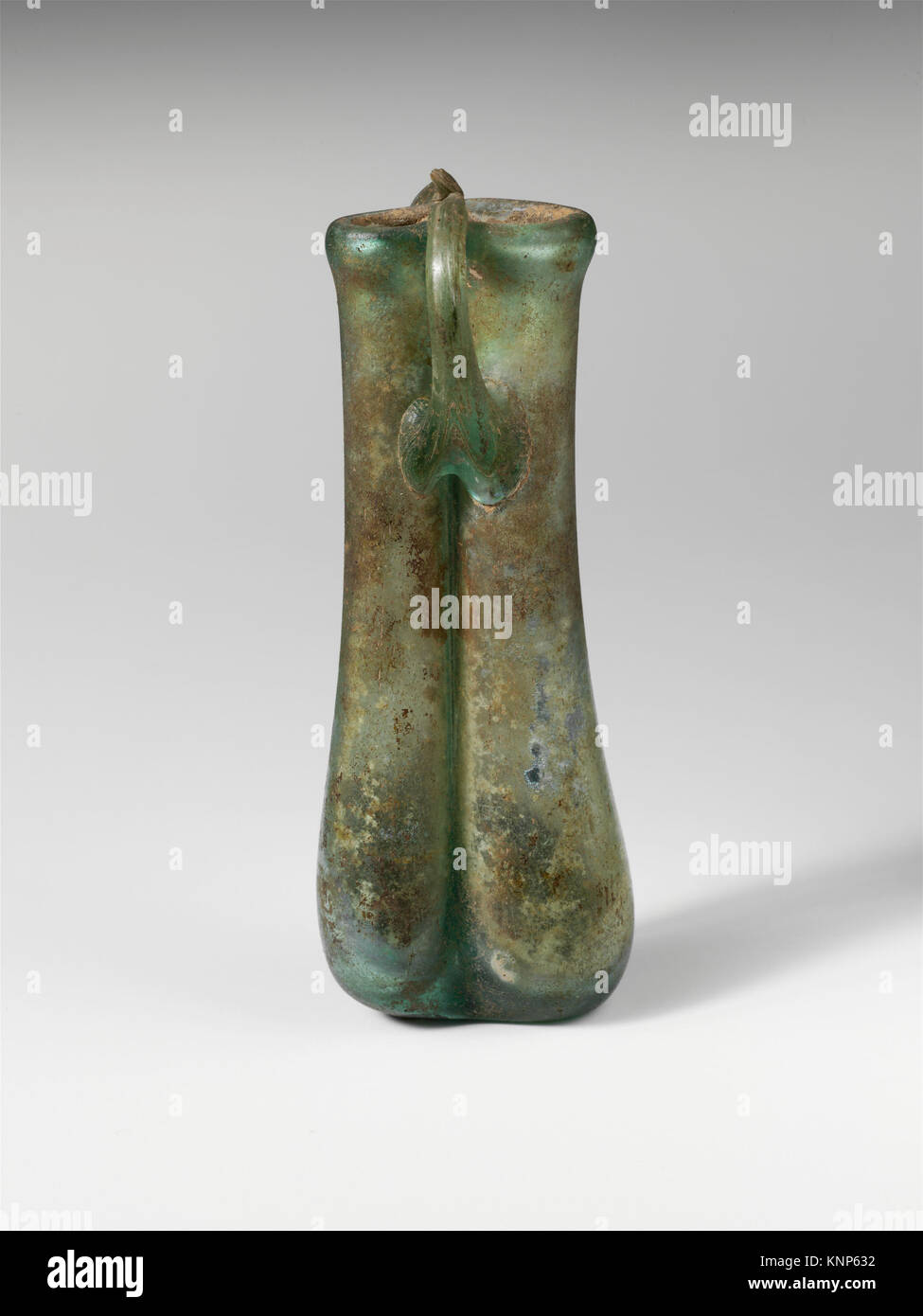 Double kohl tube hi-res stock photography and images - Alamy