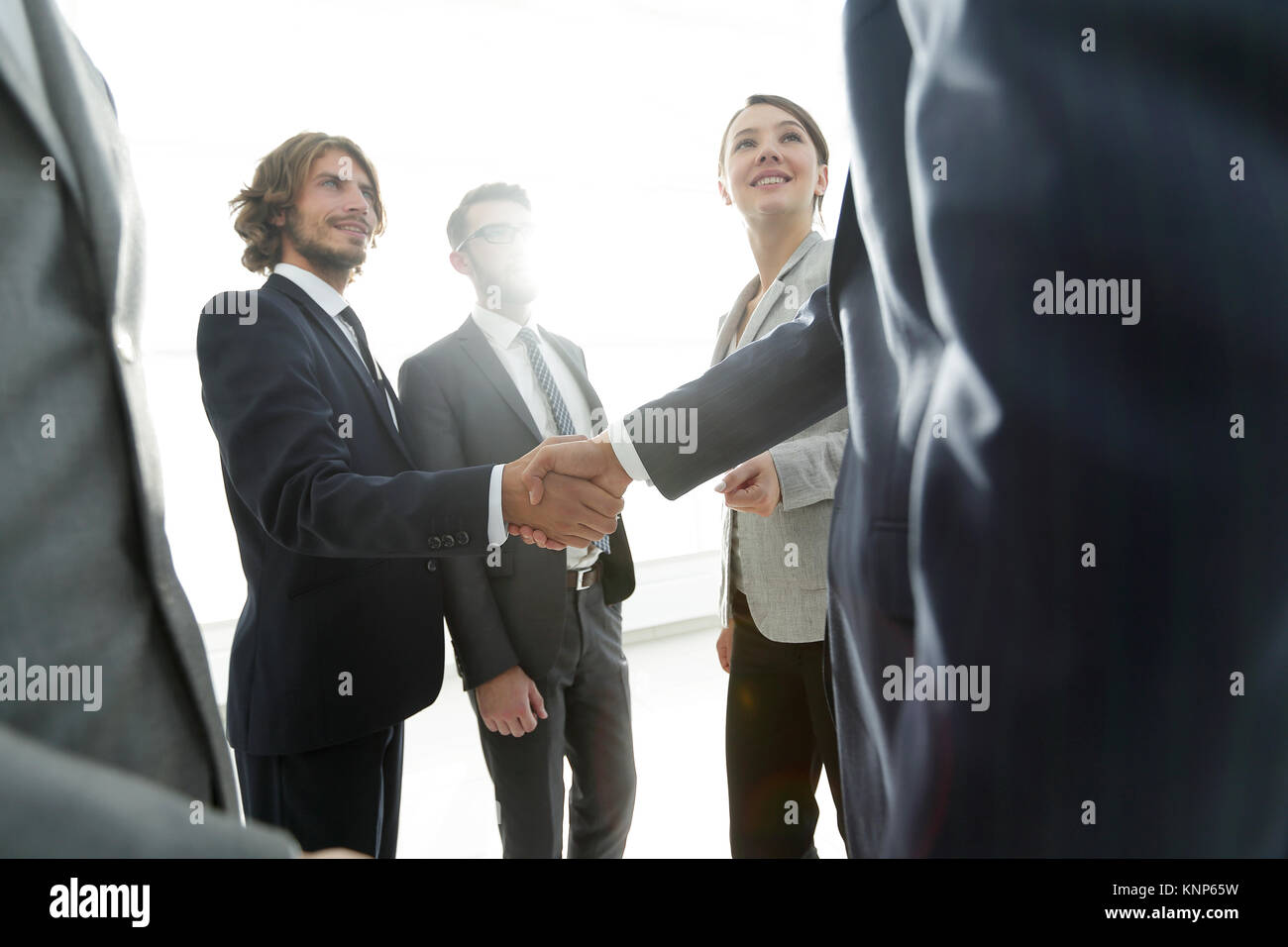 final handshake of business partners Stock Photo - Alamy