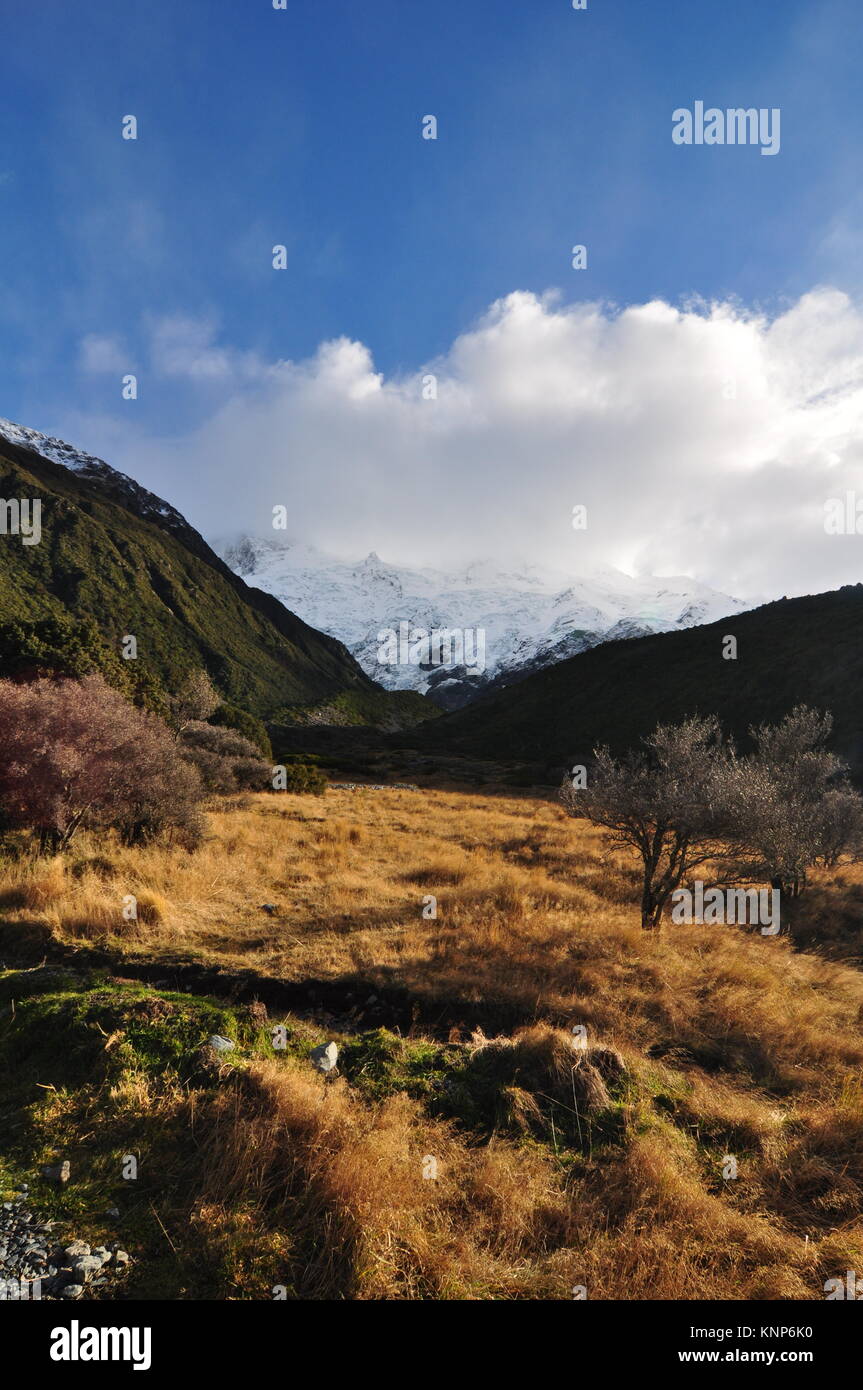 Cold mountains hi-res stock photography and images - Alamy