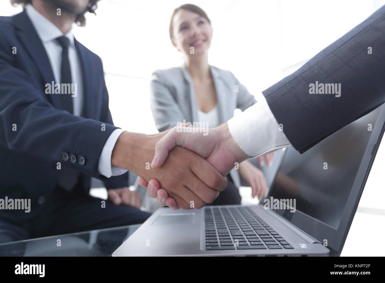 closeup.handshake financial partners i Stock Photo - Alamy