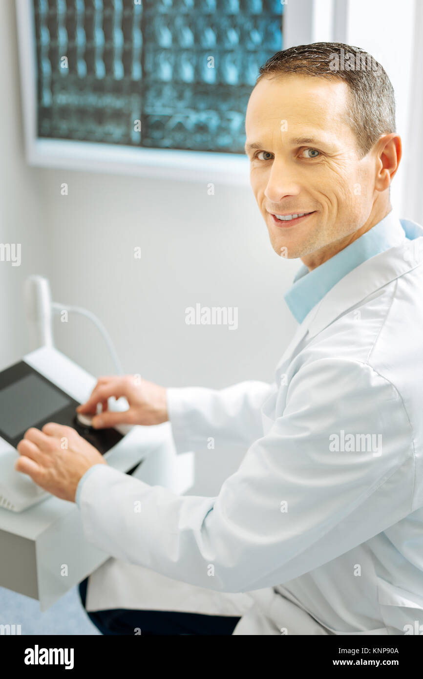 Checkup service hi-res stock photography and images - Alamy