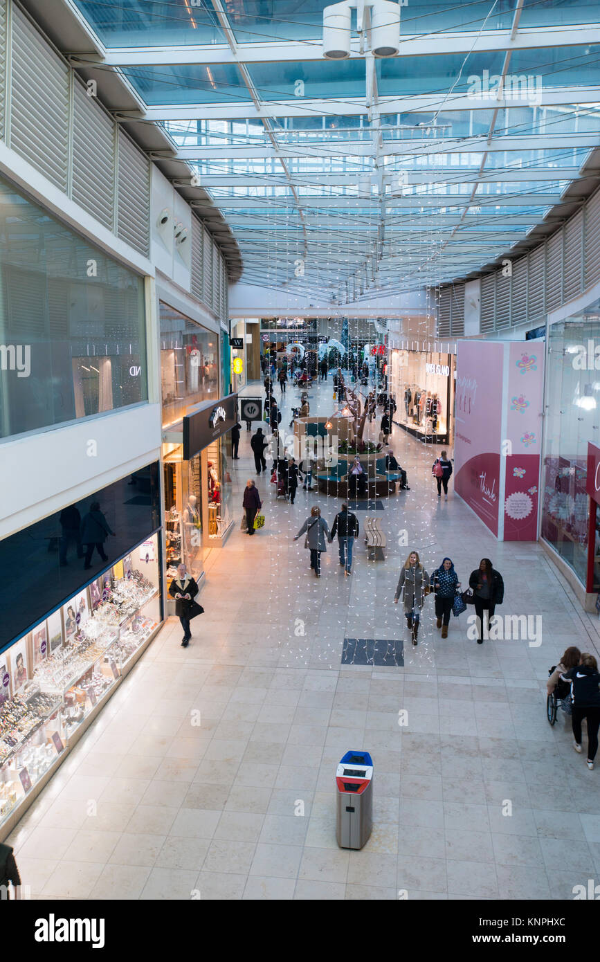 Basingstoke shopping center hi-res stock photography and images - Alamy