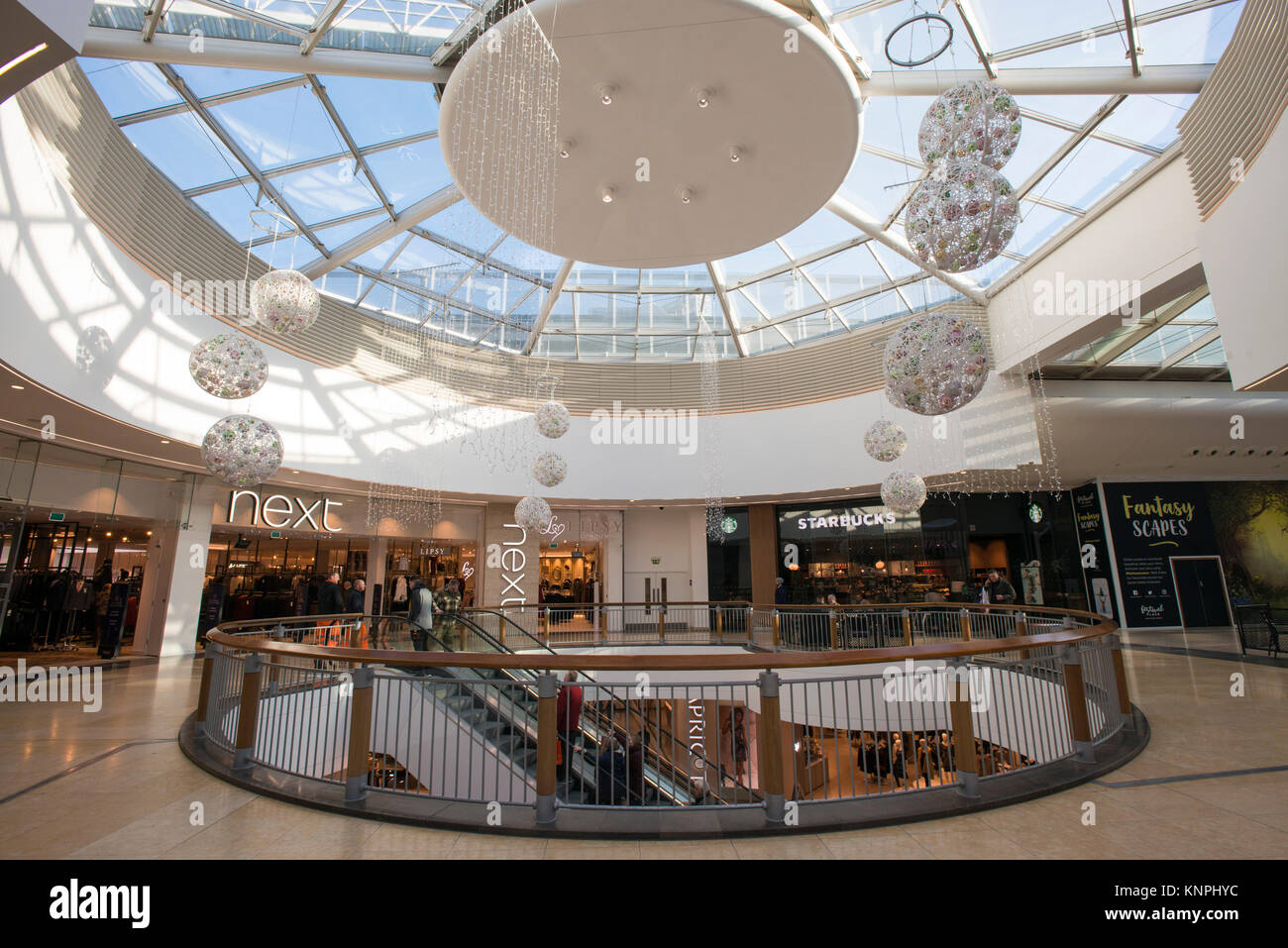 Basingstoke shopping center hi-res stock photography and images - Alamy