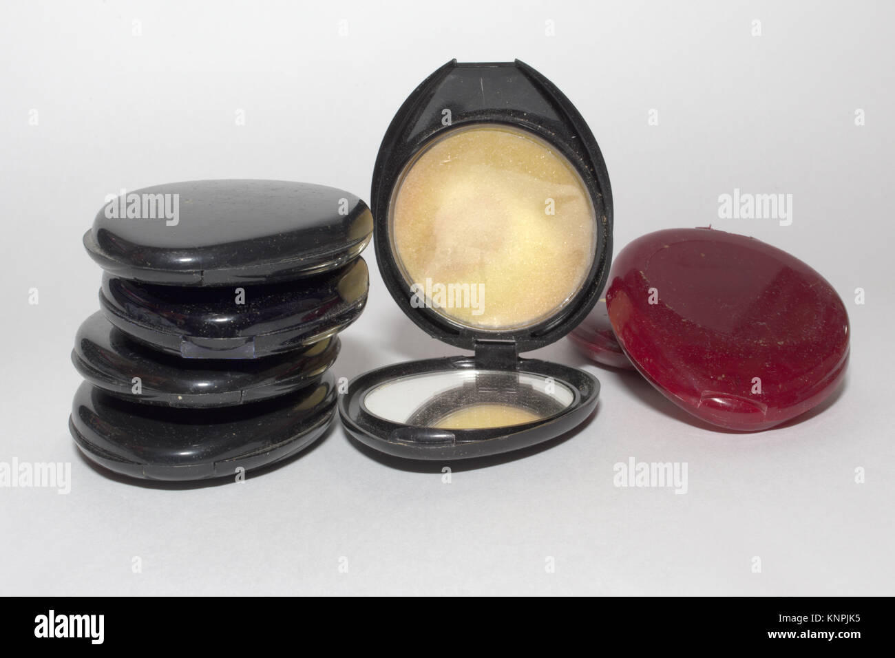 Open storage piles hi-res stock photography and images - Alamy