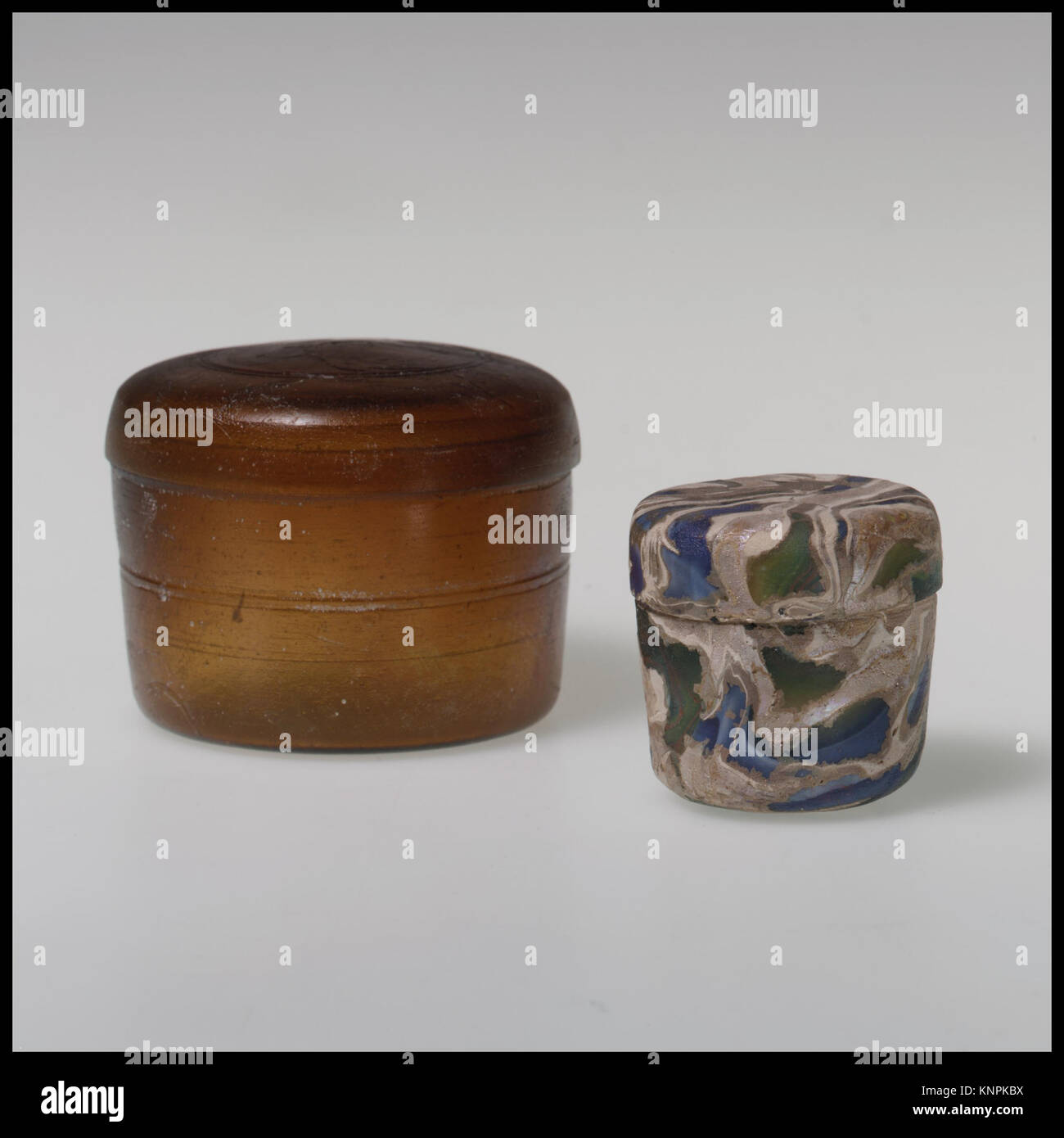 Glass pyxis (box with lid) MET DP104759 251898 Roman, Glass pyxis (box ...