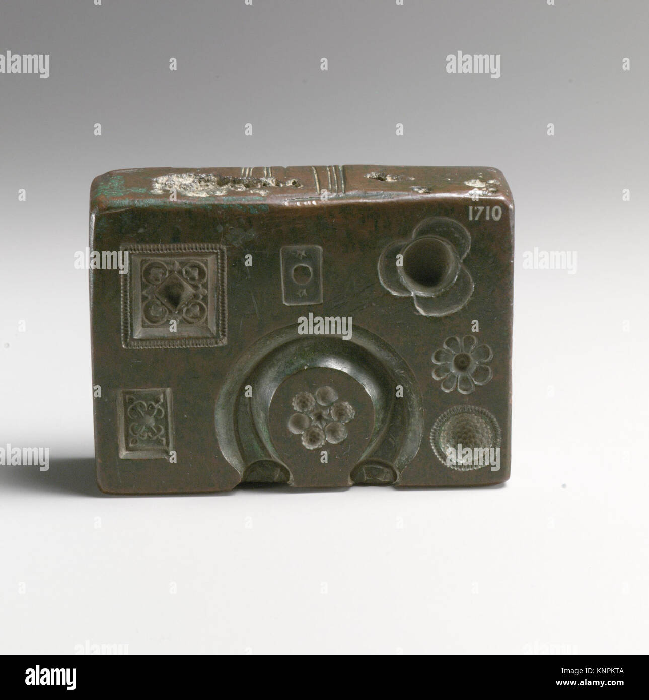 Gold Beaters High Resolution Stock Photography and Images - Alamy