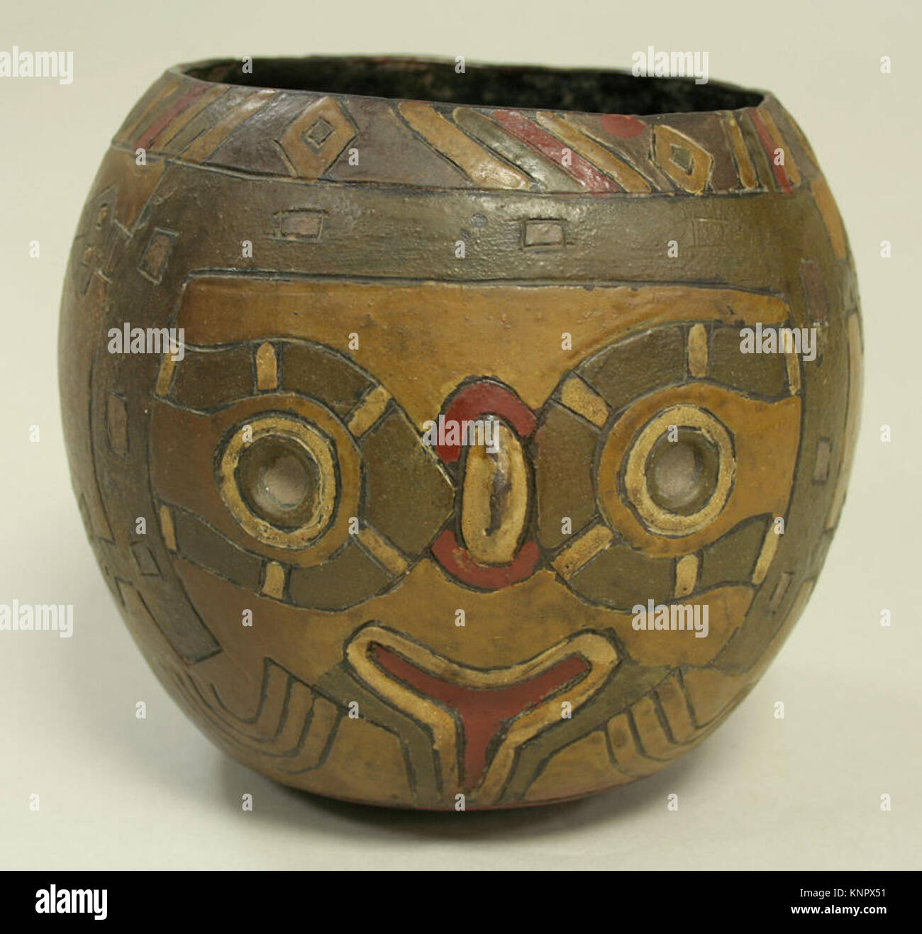 Ceramic bowl human face hi-res stock photography and images - Alamy