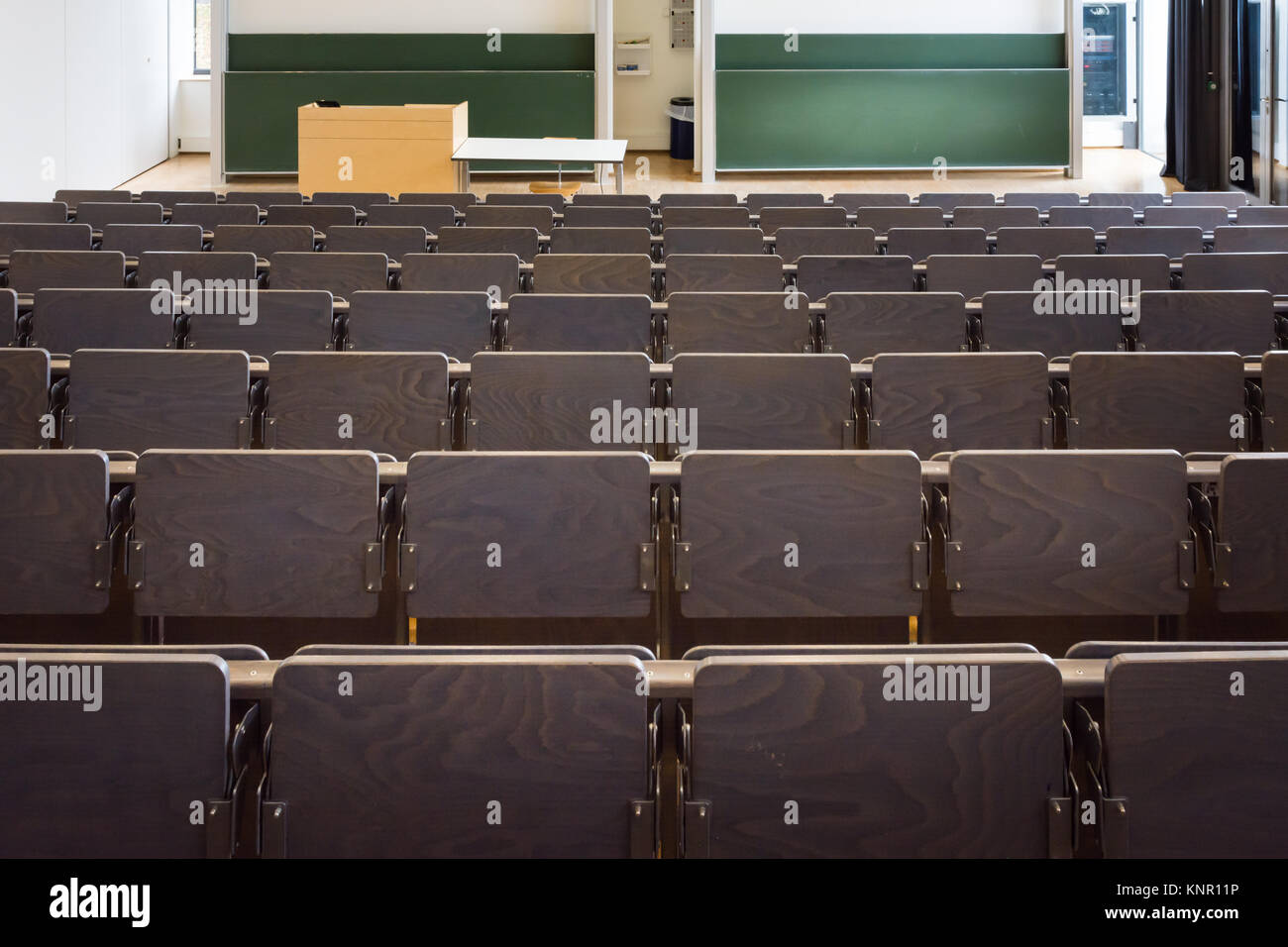 University Lecture Hall Behind Front Chairs Rows Interior Architecture ...