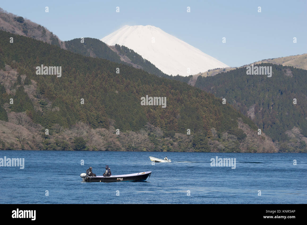 The view from the shore taken across Lake Hakone with Mt Fuji in the ...