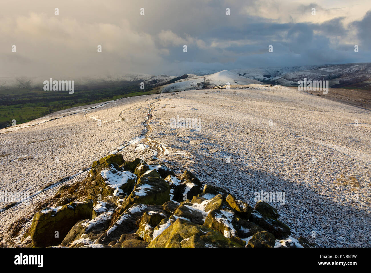 Looking west towards Lose Hill from near the summit of Win Hill, Peak ...