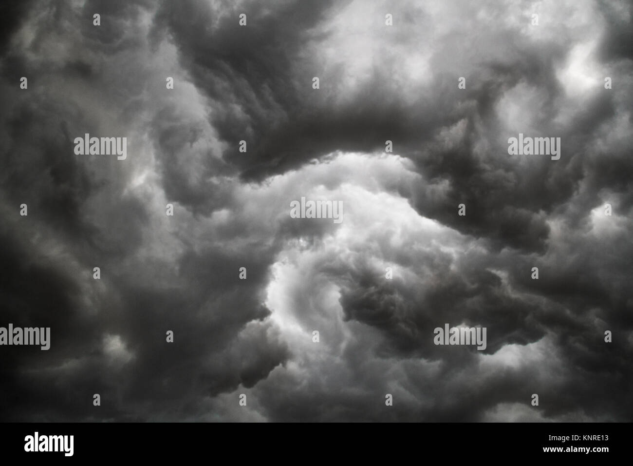 Thunder clouds hi-res stock photography and images - Alamy