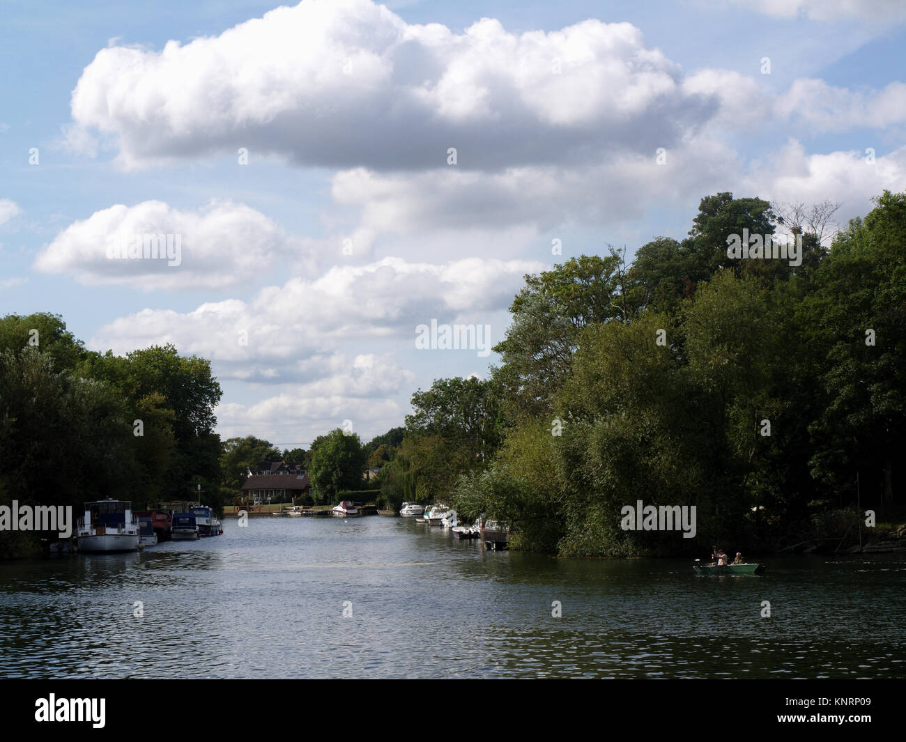 Shepperton lock hi-res stock photography and images - Alamy