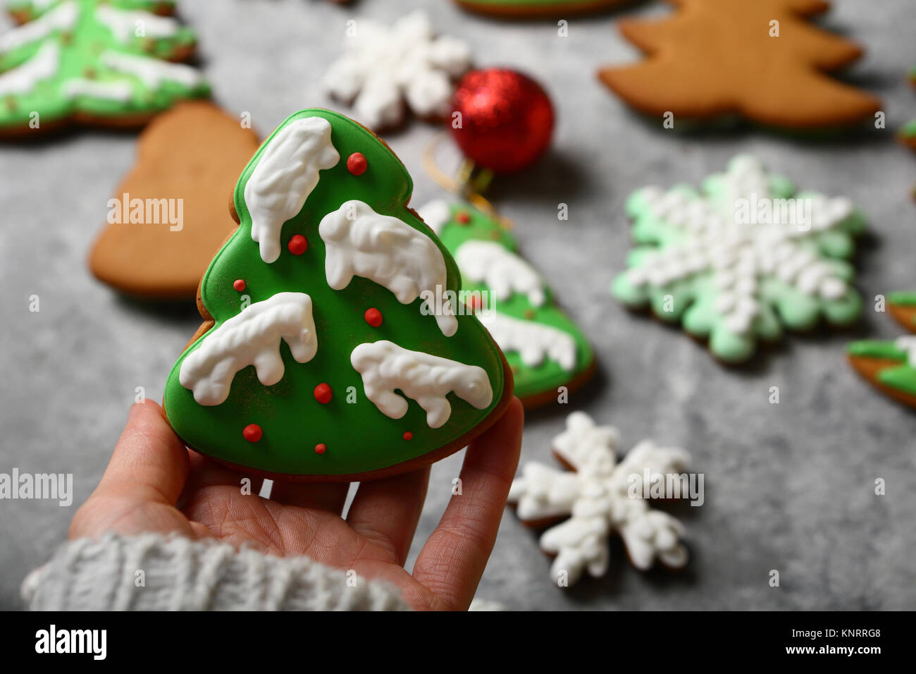 Cookie in hand hi-res stock photography and images - Alamy