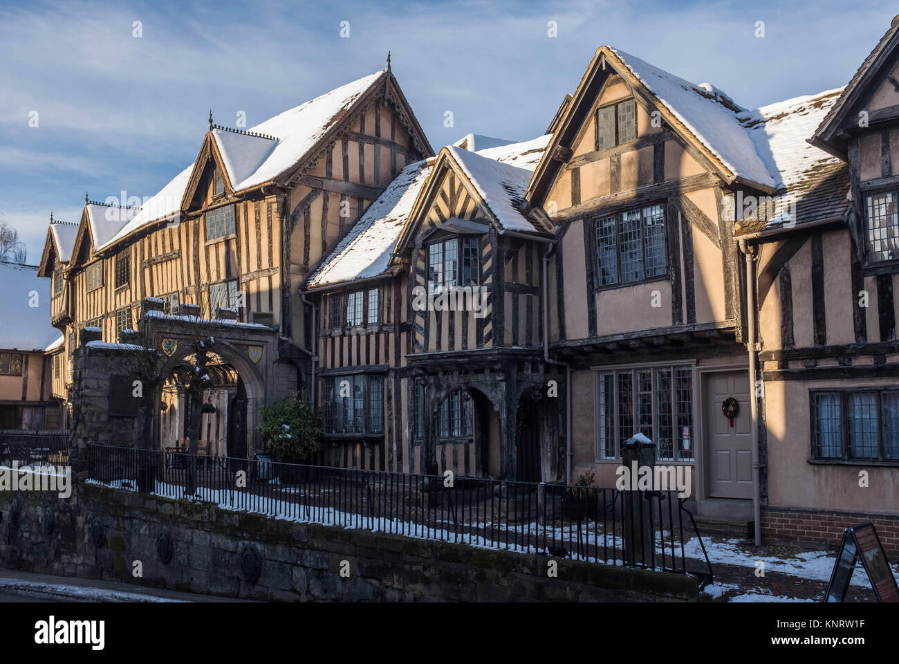 Town centre of Warwick, Warwickshire, in winter snow Stock Photo - Alamy