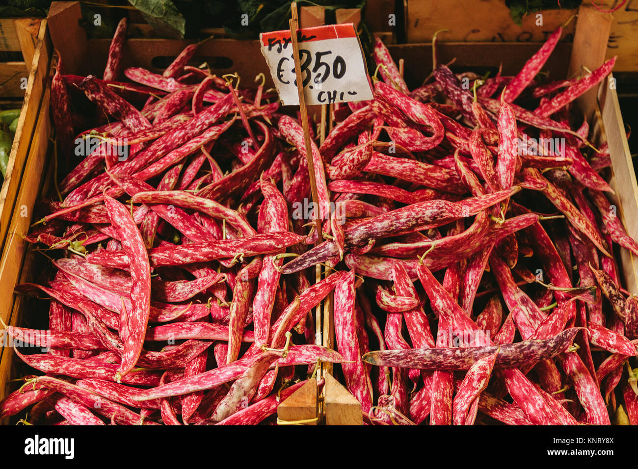 Tiny beans hi-res stock photography and images - Alamy