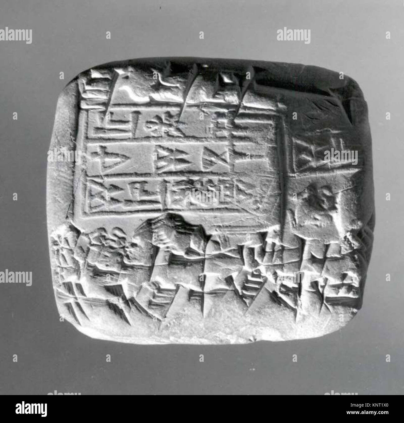 Cuneiform tablet impressed hi-res stock photography and images - Alamy