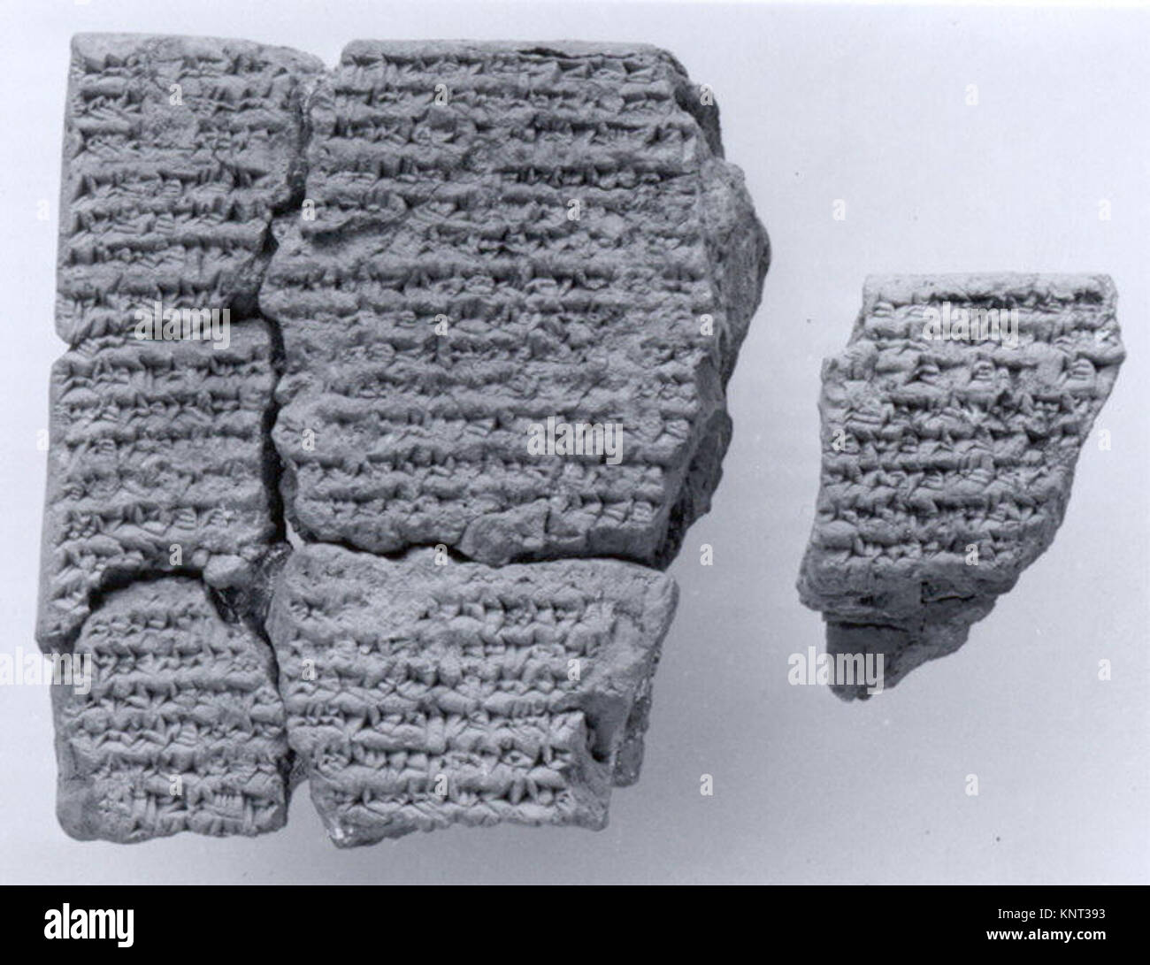 Babylonian tablet fragment hi-res stock photography and images - Alamy