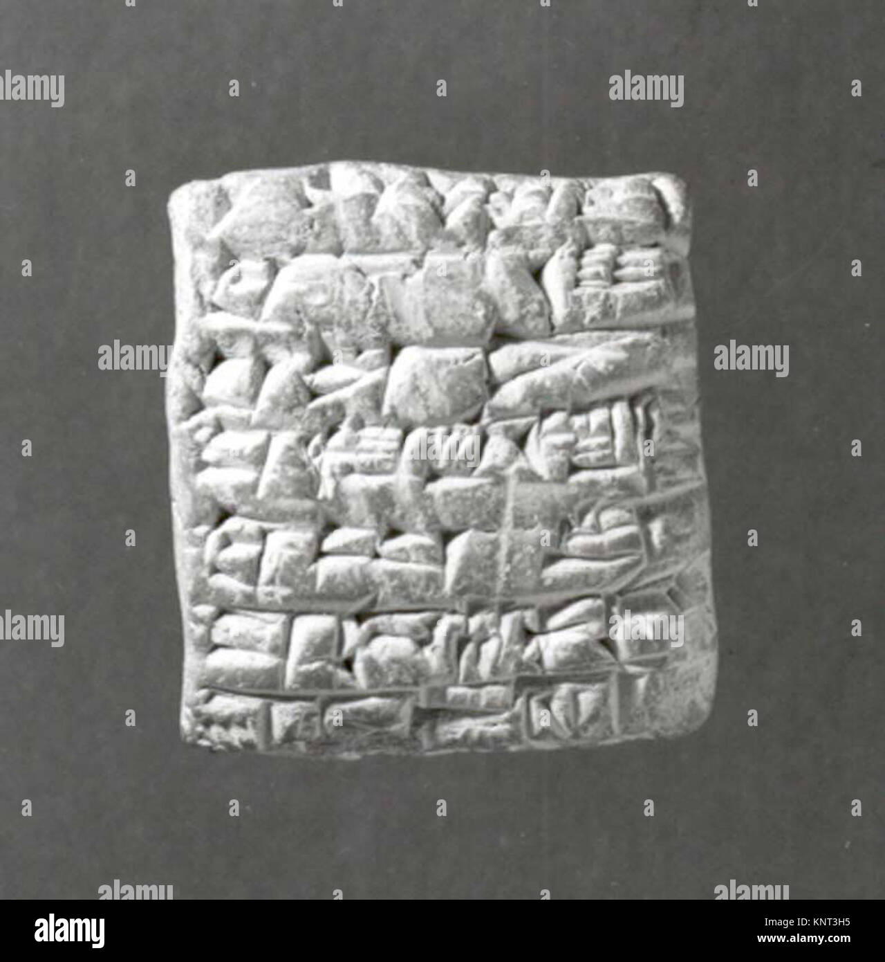 Cuneiform tablet list hi-res stock photography and images - Alamy