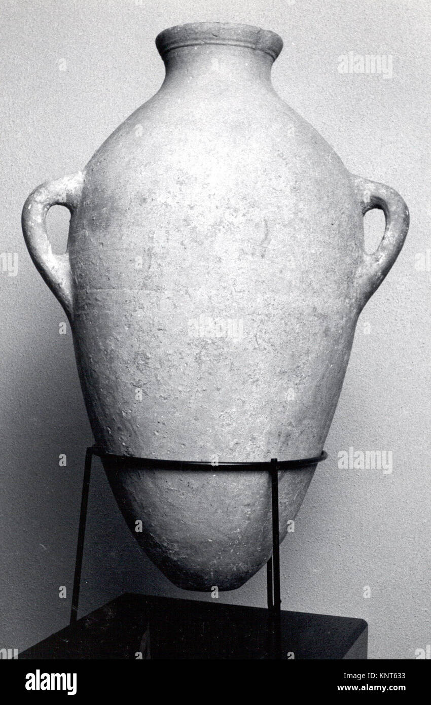 Canaanite jar MET bess3 328935 Stock Photo - Alamy