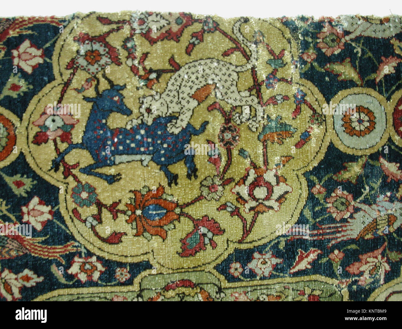 Fragment of a Carpet with Cartouche Border MET wb-1970.302.1d 452186 ...