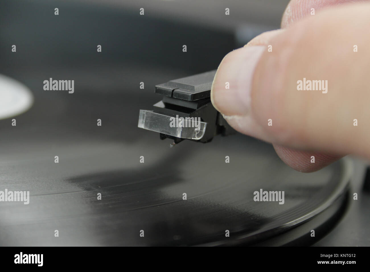 stylus playing a vinyl record Stock Photo - Alamy