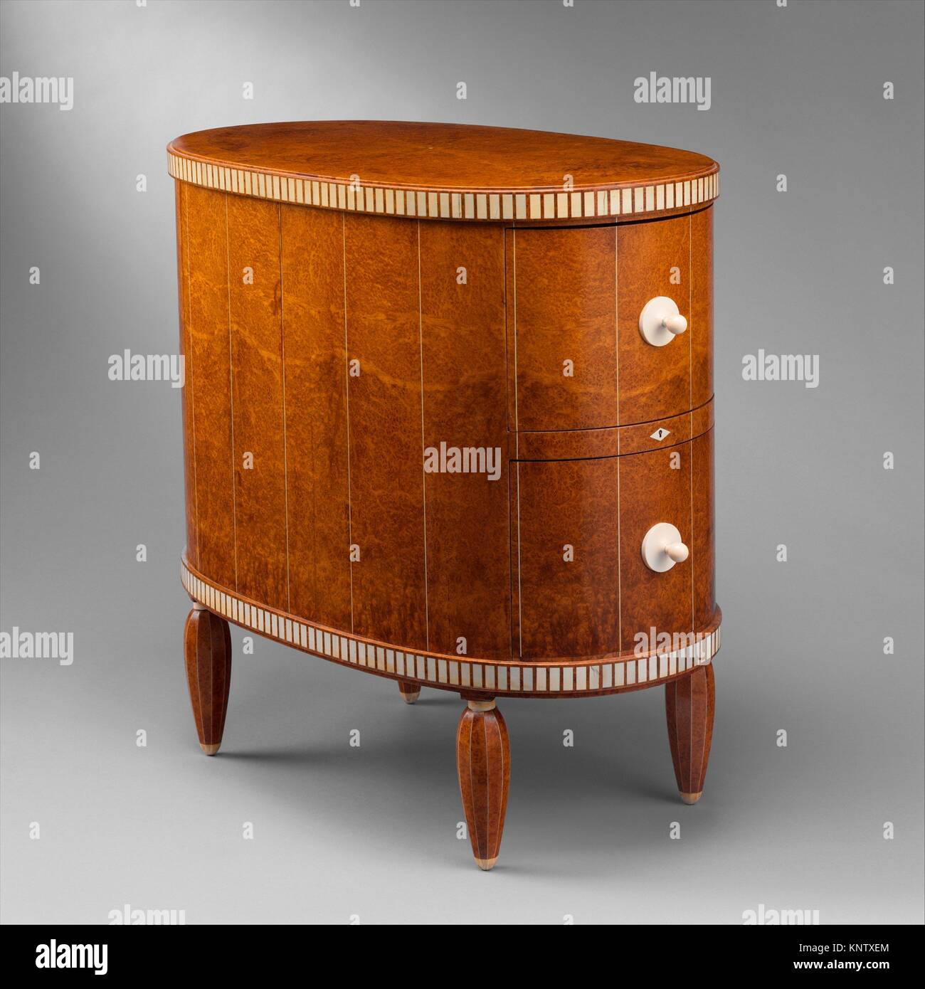 Jacques ruhlmann furniture hi-res stock photography and images - Alamy