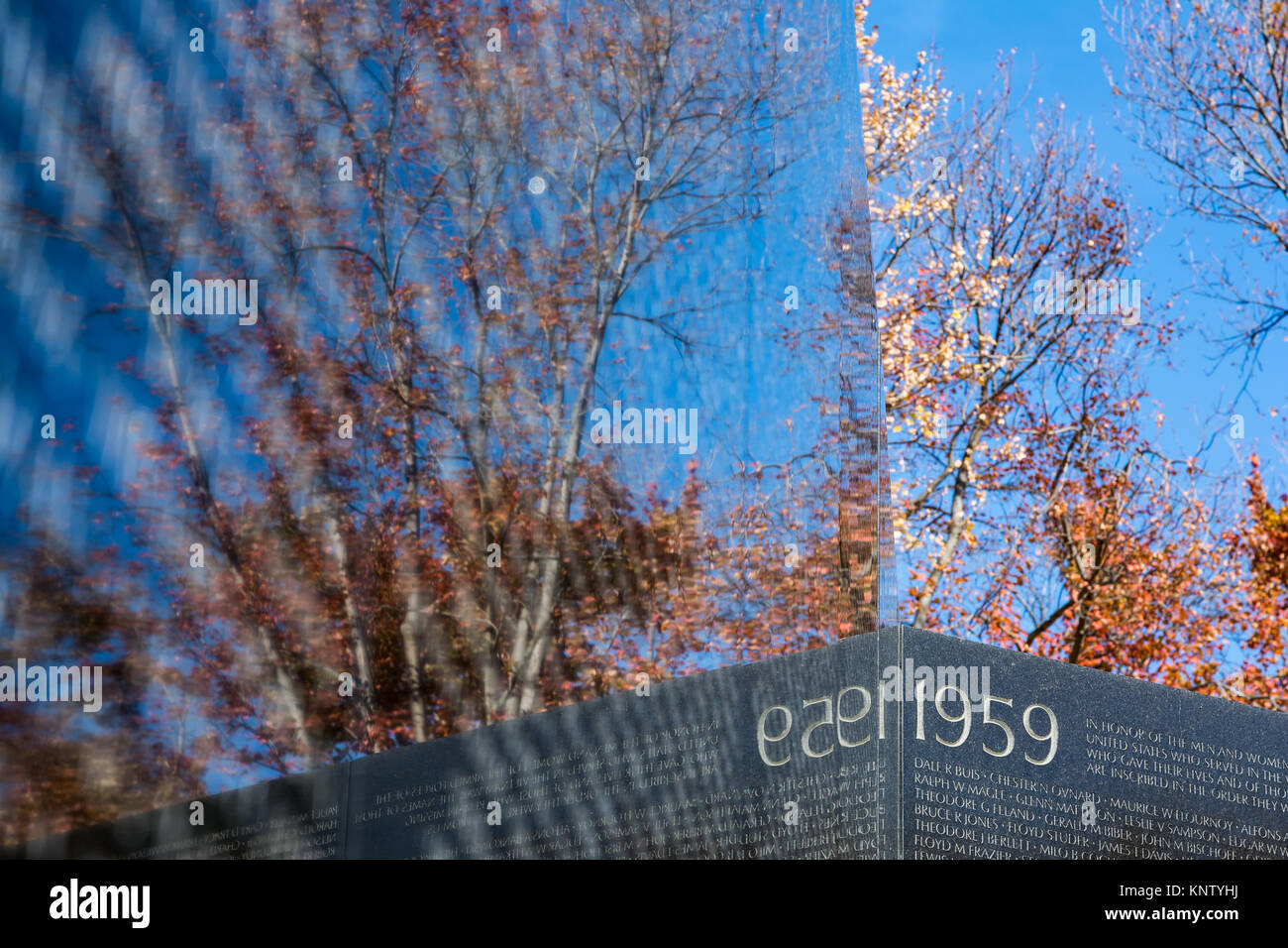 Vietnam Memorial Wall Sky Reflection Names Trees Daytime Stock Photo ...