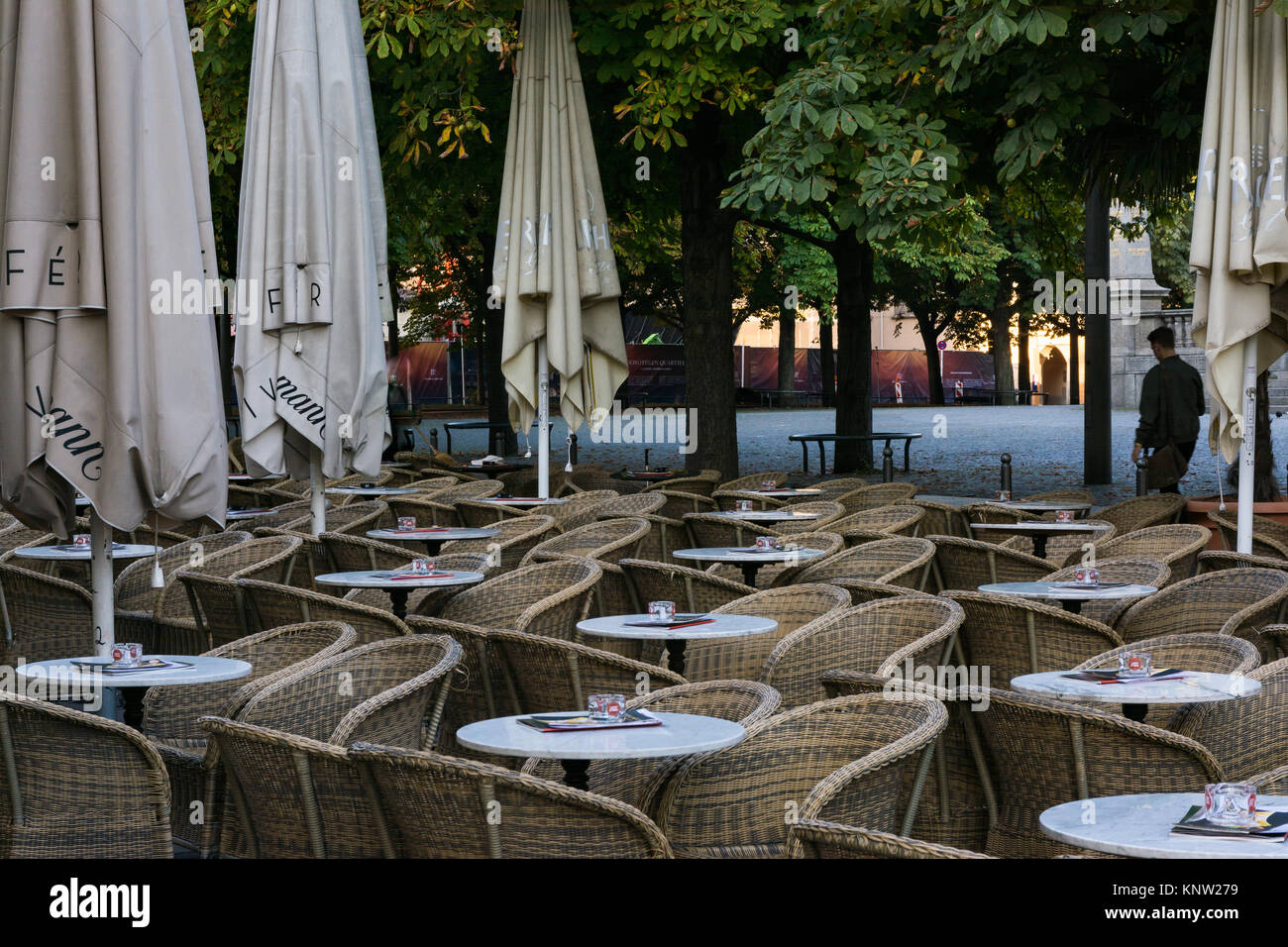 Tables of work hi-res stock photography and images - Alamy